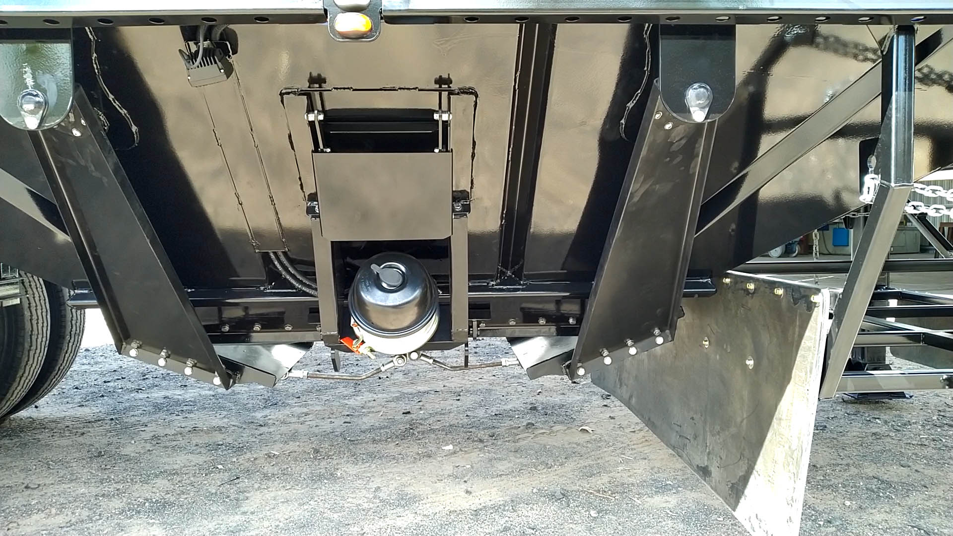 Belly Dumpers | MyT Engineering